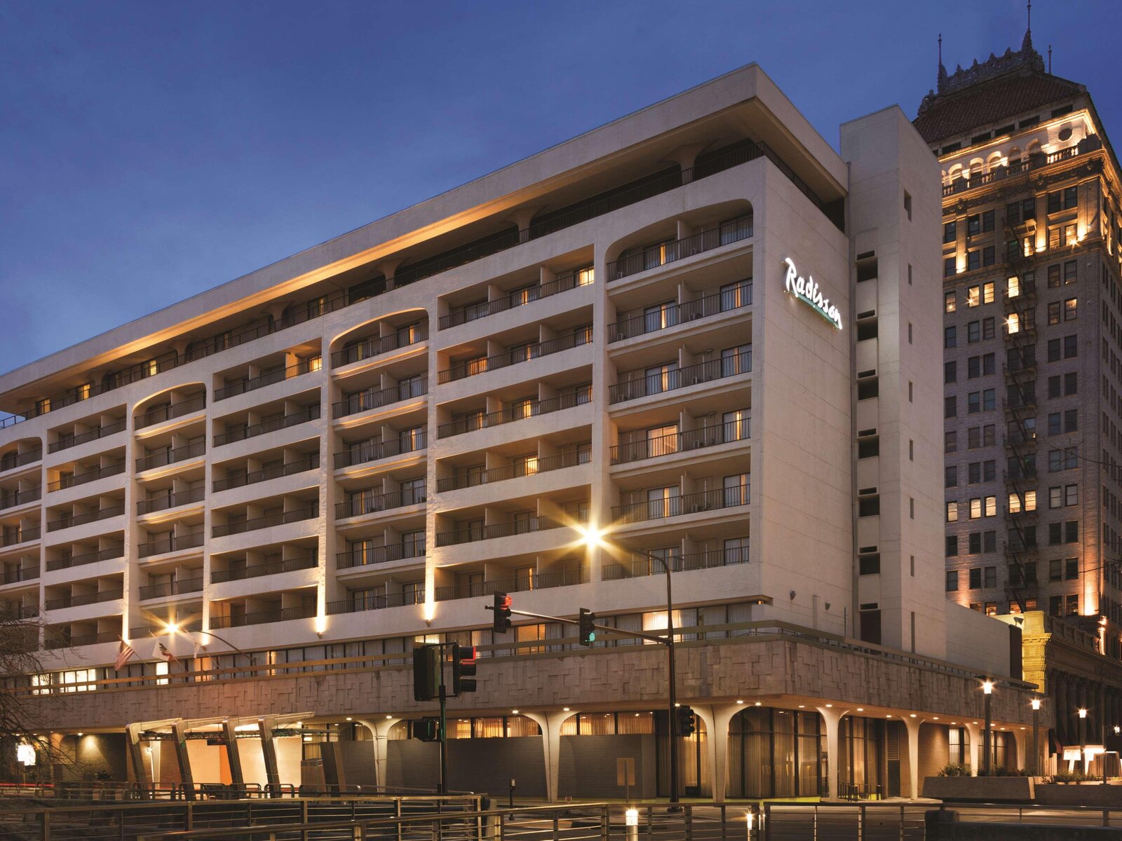 Hotel Radisson Hotel Fresno Conference Center in Fresno günstig buchen ...