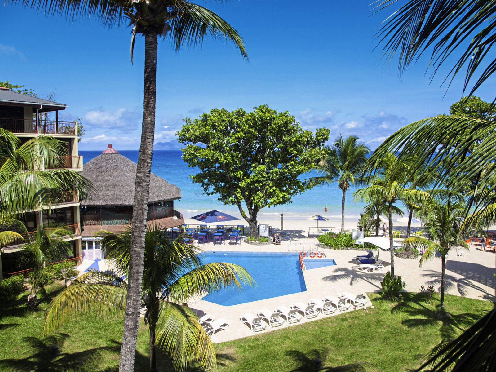 Hotel Coral Strand Smart Choice Hotel in Beau Vallon günstig buchen bei ...