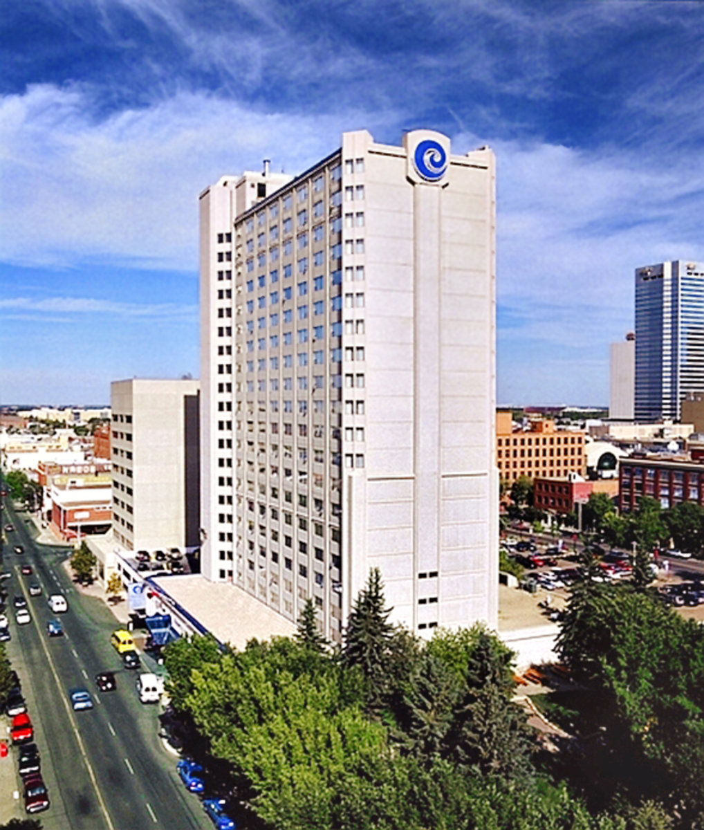 Hotel Coast Edmonton Plaza Hotel by APA in Edmonton günstig buchen bei ...